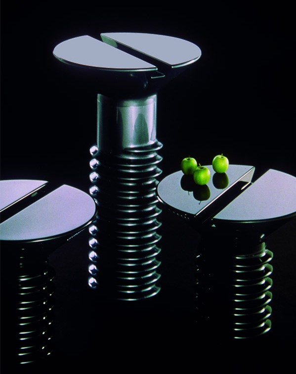 Screw Table | eeroaarnio